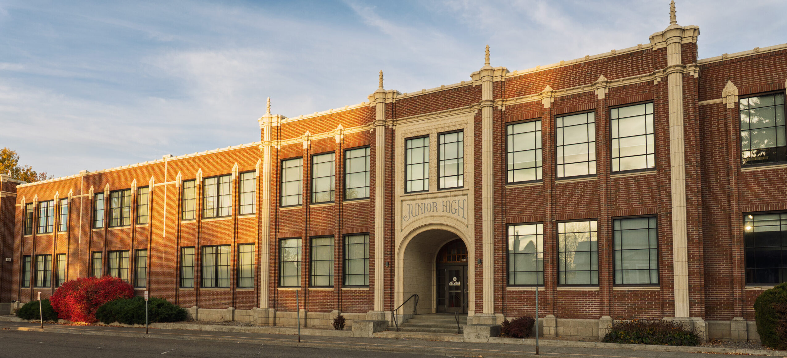 Alturas International Academy - Alturas Academy