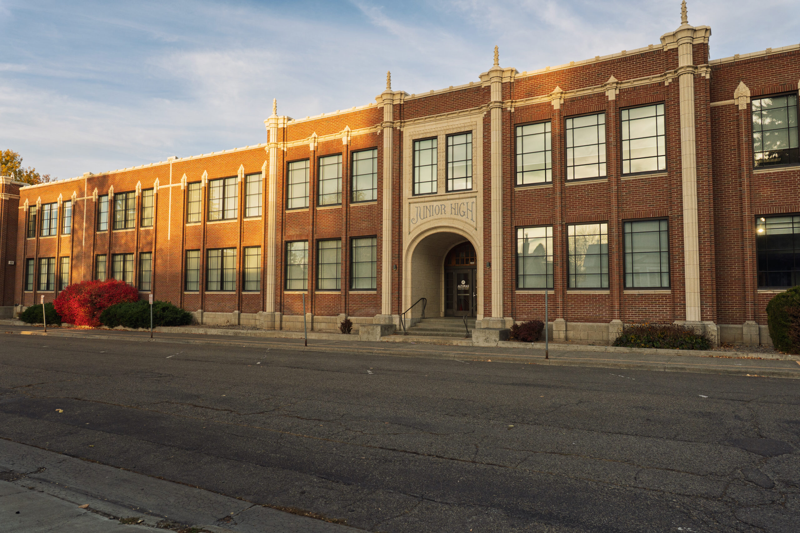 Alturas International Academy - Alturas Academy